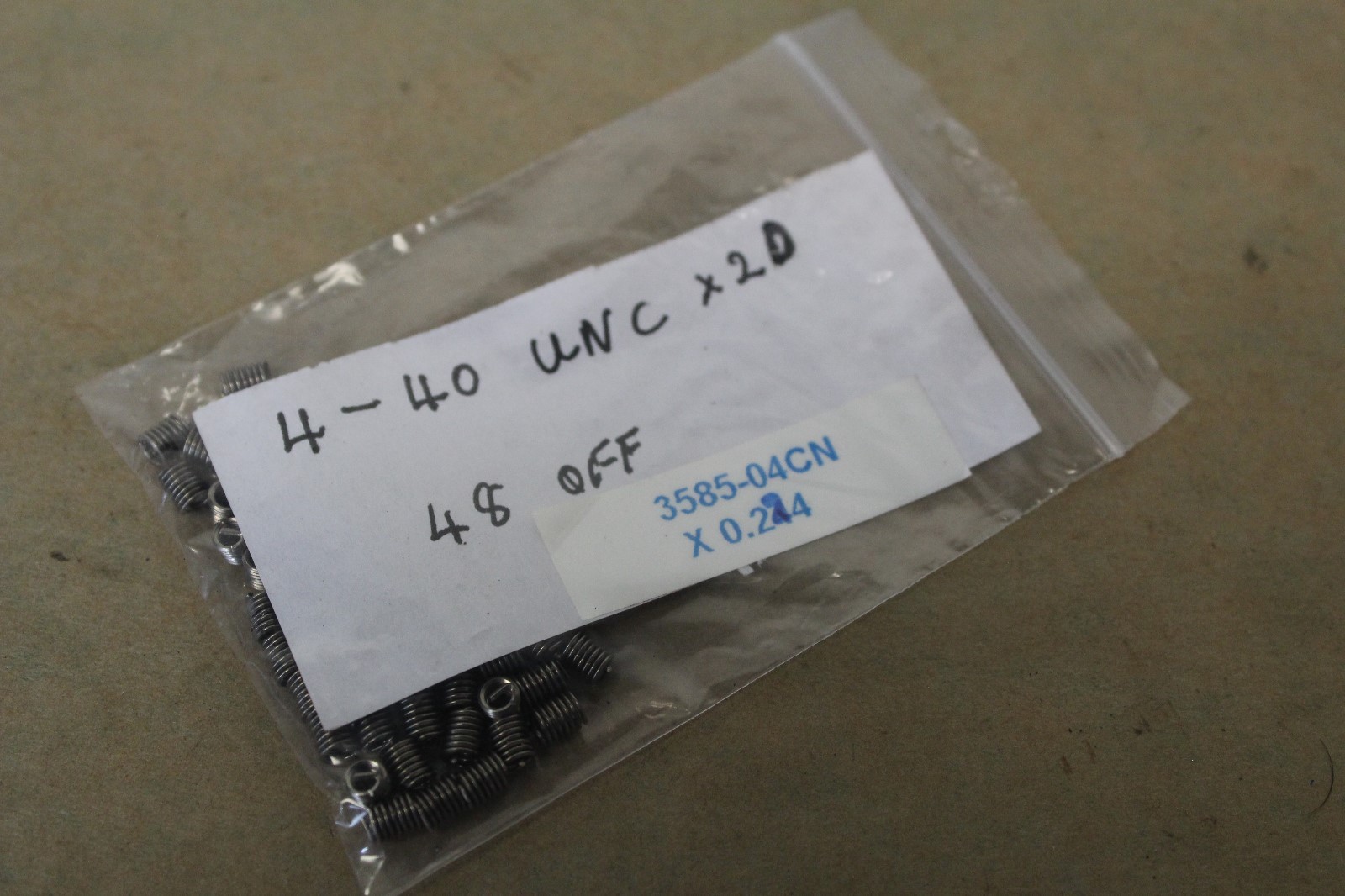 48 Armstrong HeliCoil Screwlock 3585-04CNx.224 Inserts No. 4 x40x2D UNC ...