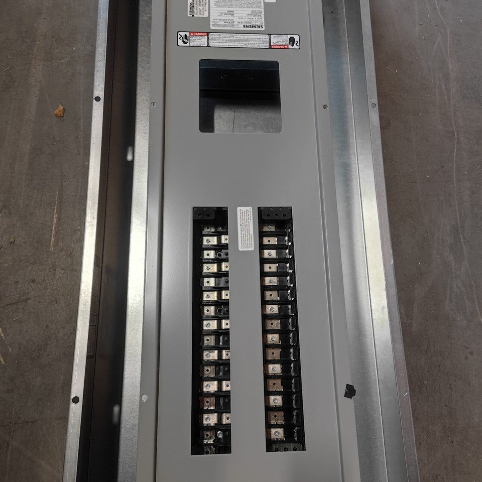 SIEMENS 400 AMP PANELBOARD 240V / 120V MLO 1PH/3W 30Sp SINGLE PHASE ...