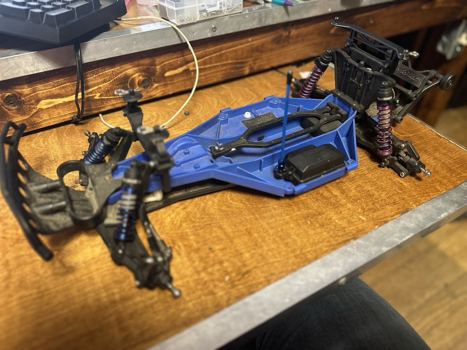 Traxxas Slash 2wd 1/10 Short Course Truck Roller Slider Chassis Used | eBay