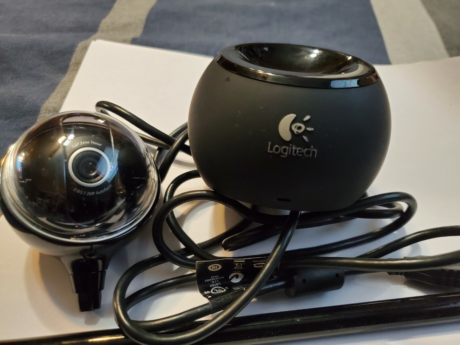 Logitech V-UCC22 Carl Zeiss Tessar 2.0/3.7 2MP Autofocus USB Webcam ...