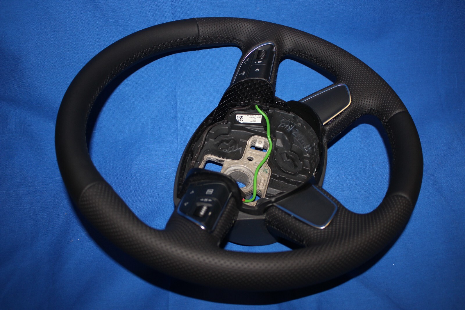 LENKRAD AUDI A3 A4 A5 A6 Q5 Q3 A8 A7 Q7 8R B8 8K 8T 8V 4L C7 NEU BEZOGEN A166 | eBay.de