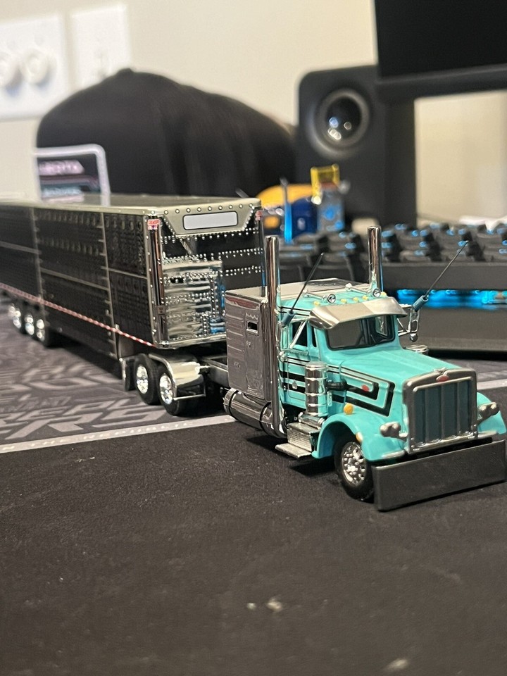 1/64 Peterbilt 359 With Cattle Liner | eBay