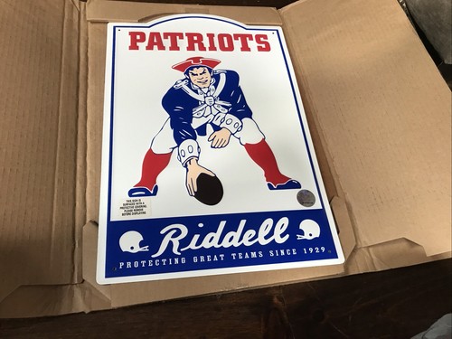 NEW ENGLAND PATRIOTS RIDDELL NOSTALGIC METAL SIGN Pat Patriot Tin ...