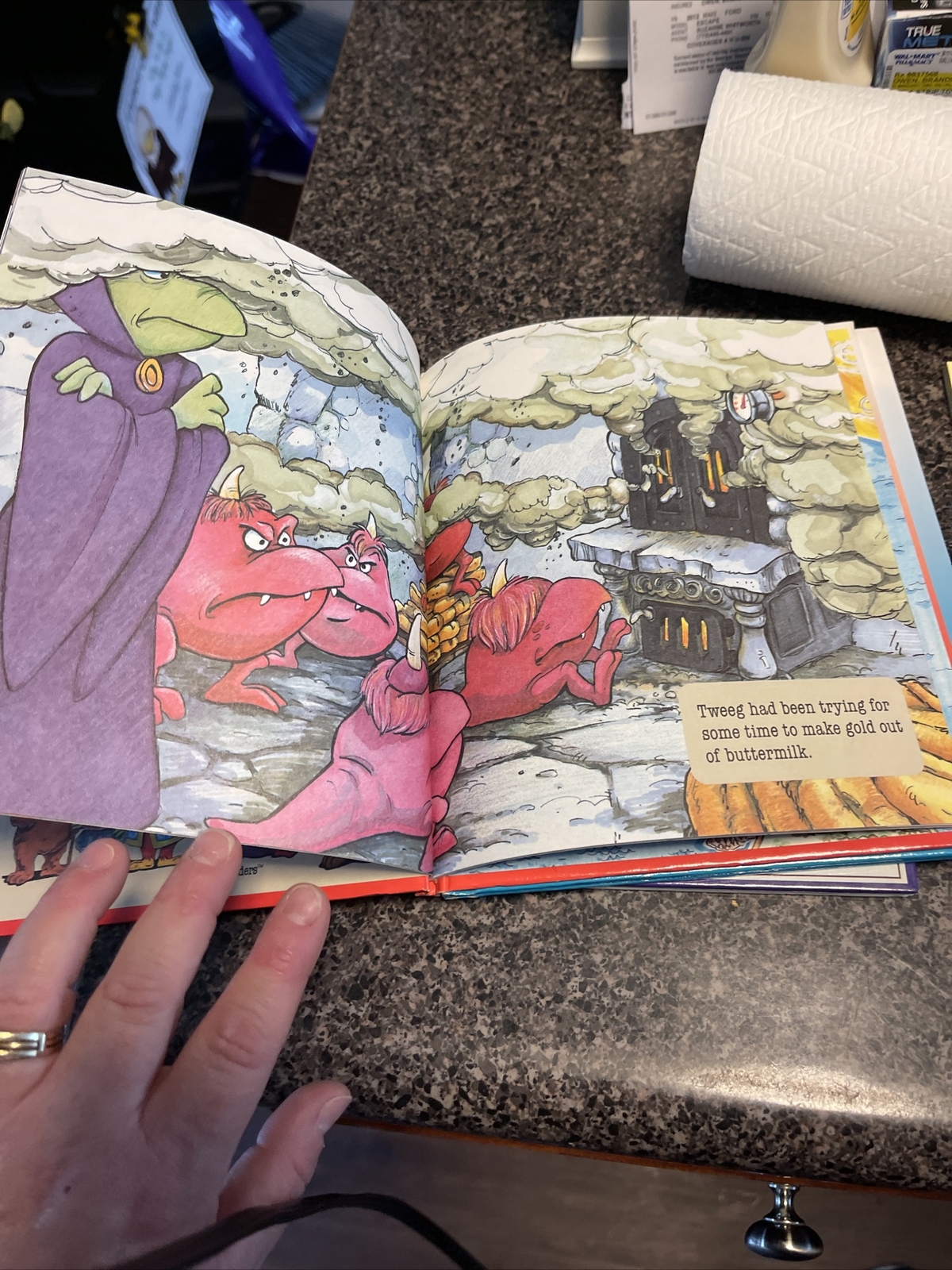 Vintage Teddy Ruxpin Hardback Tweeg And The Bounders Worlds of Wonder ...