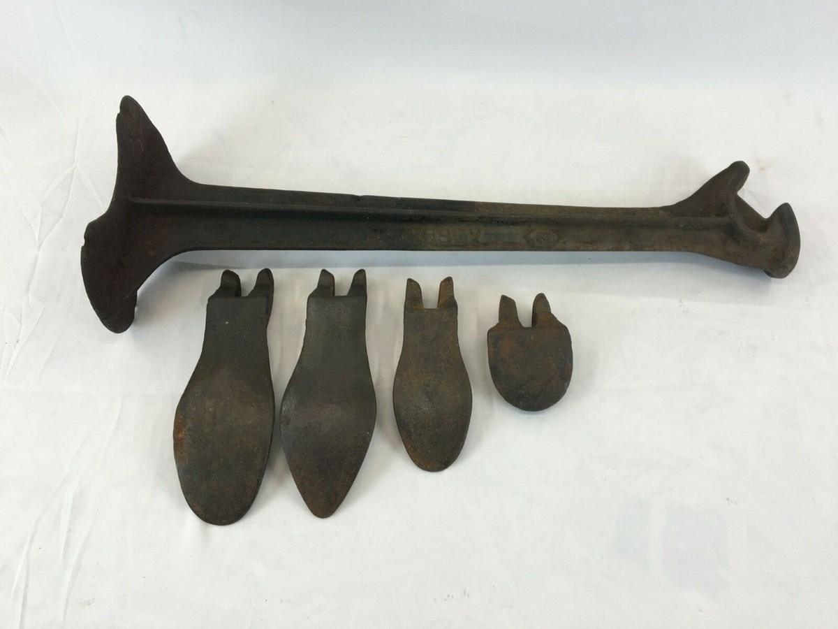 Cast Iron Cobbler Shoe Stand