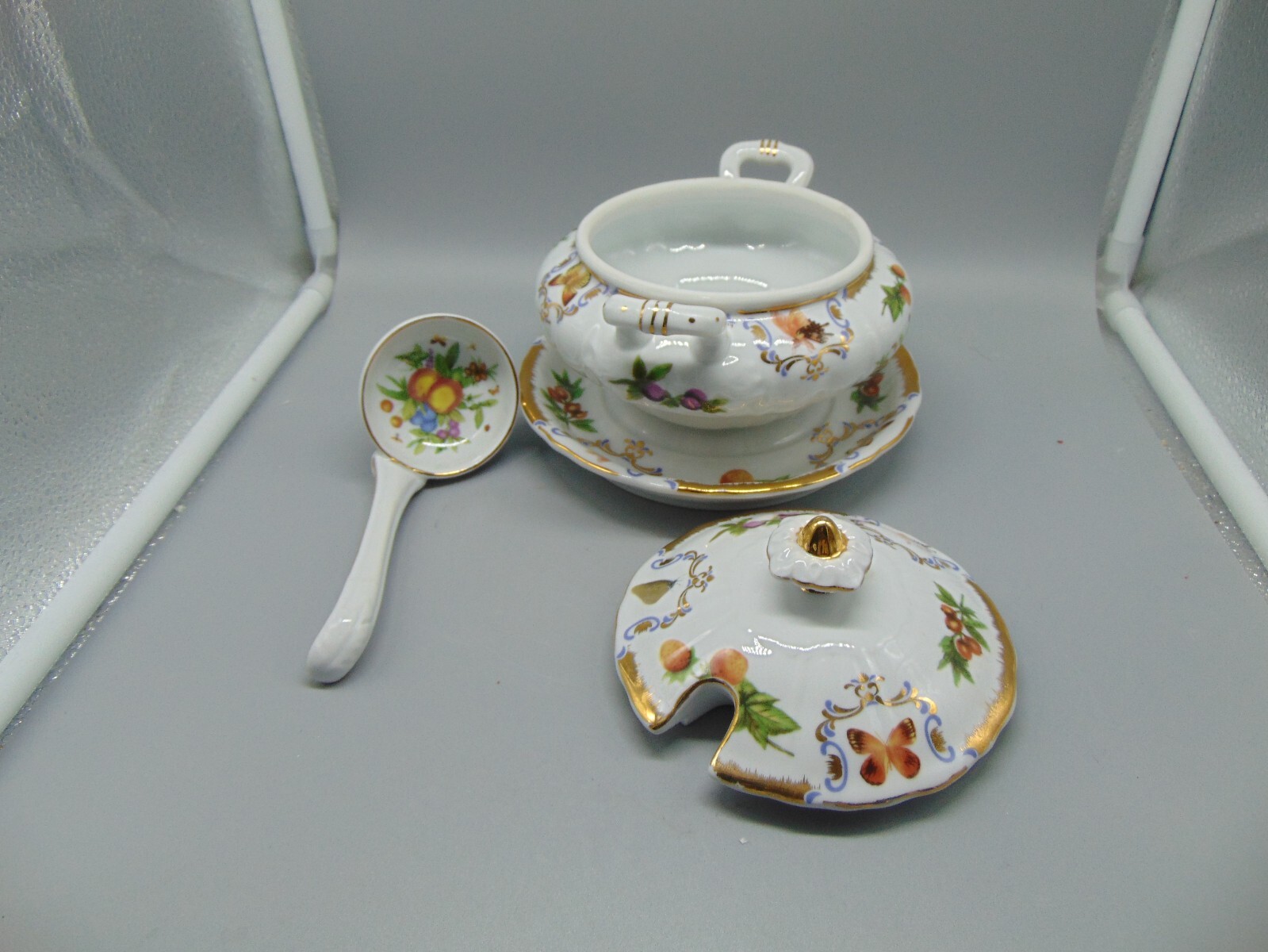 I Godinger Yorkshire Sauce/Gravy Boat w/Ladle, Cover and Attached ...