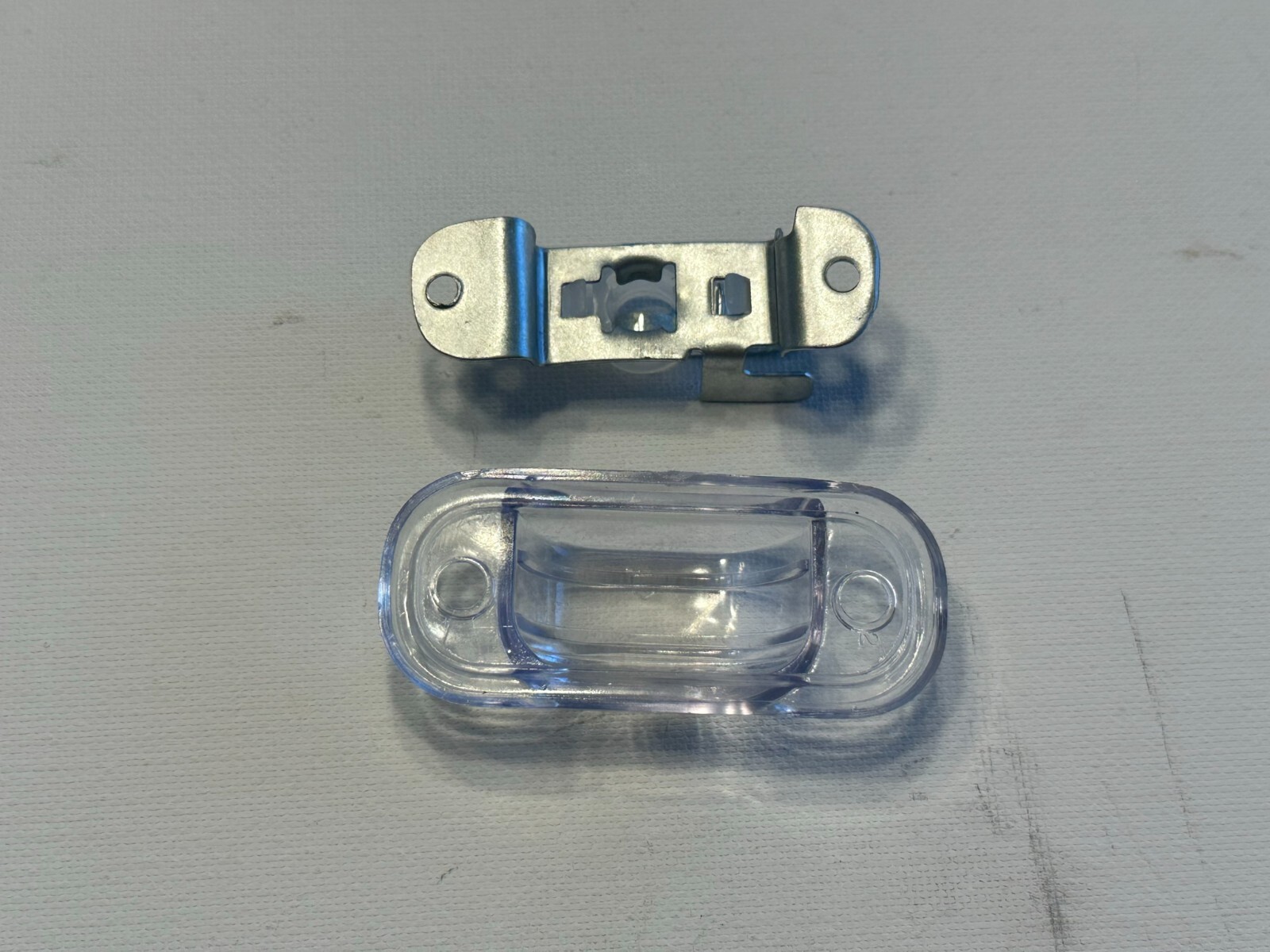 VW Volkswagen License Plate Light Assembly Lens & Bulb holder Vanagon ...