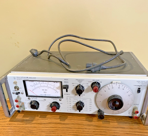 Hewlett Packard 334A Distortion Analyzer Model 334A with manual. Powers ...