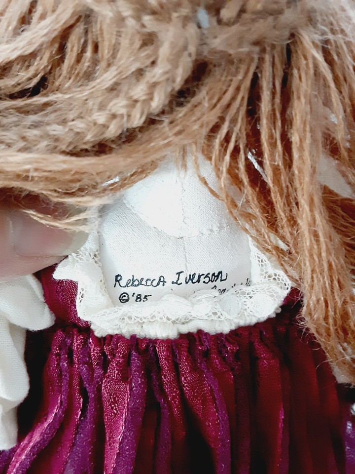 VINTAGE HANDCRAFTED 1985 STUFFED FOLKART DOLL~PAINTED FACE~SIGNED~14.75 ...