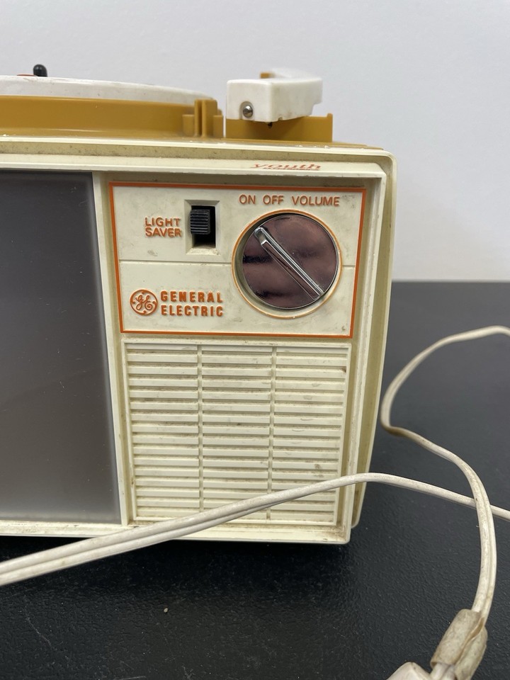 Vintage 1960's GE Show 'N Tell Phono Viewer Record Player projector Toy ...