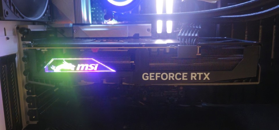 MSI Nvidia GeForce RTX 4090 Gaming x Slim PERFECT CONDITION (1 week old ...
