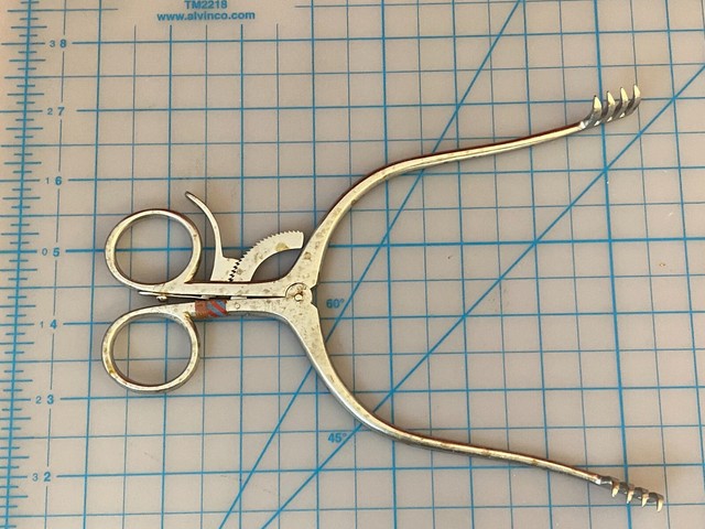 V. Mueller NL952 D'errico-adson Retractor Angular Shanks Mj4 for sale ...
