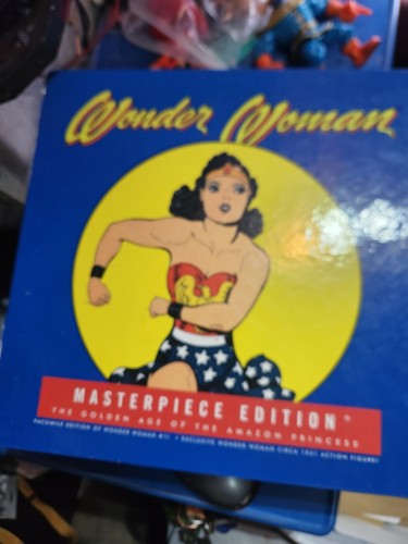 Wonder Woman Masterpiece Edition: The Golden Age of the Amazon Boxed ...