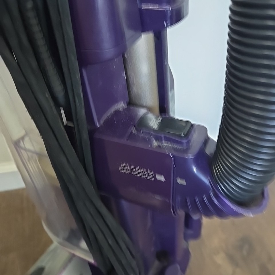 Shark AZ4002 PowerDetect Upright Vacuum Self Cleaning Brushroll ...