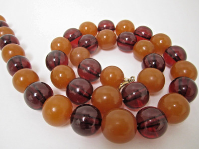 VINTAGE CHERRY AMBER BAKELITE and GENUINE AMBER LARGE BEAD NECKLACE 111 ...
