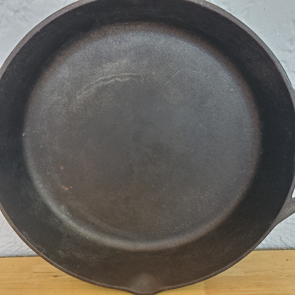 Vintage LODGE 10SK Cast Iron Skillet 12" Dia Frying Pan Double Hand ...