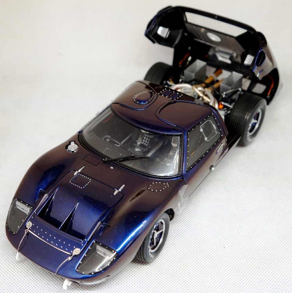 1966 EXOTO RACING LEGENDS FORD GT40 Mk II CATALUNYA SPLASH WITH DISPLAY ...