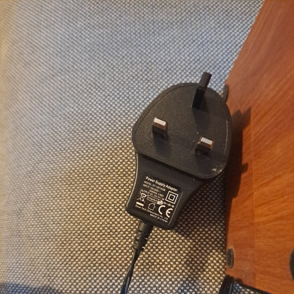 Sandstrom S6VDAB12 DAB/FM Radio with Alarm Clock Good Used Cond Garage ...