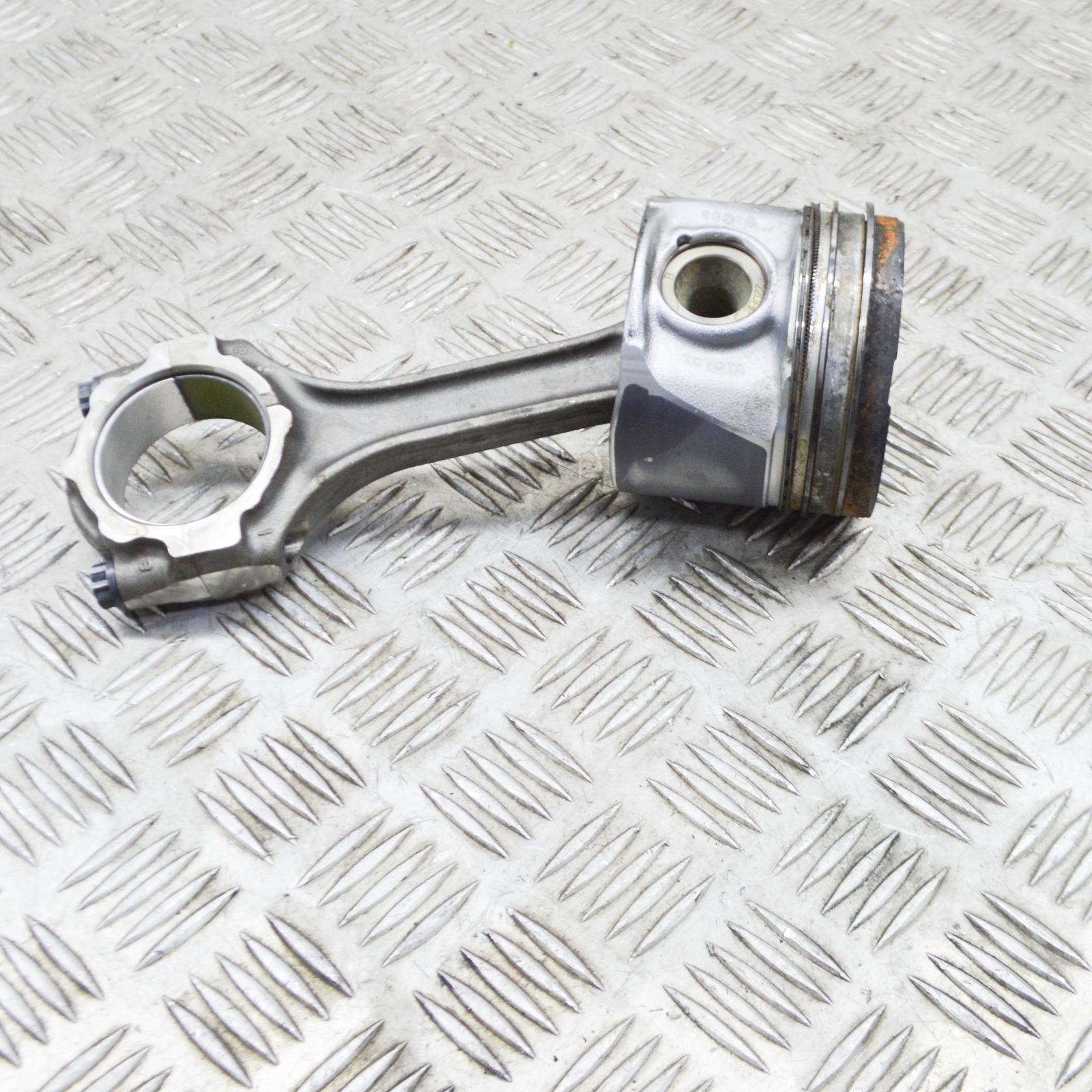 TOYOTA HILUX MK8 AN120 Piston W/ Rod 13201-0E010-A0 2.4 Diesel 110kw ...