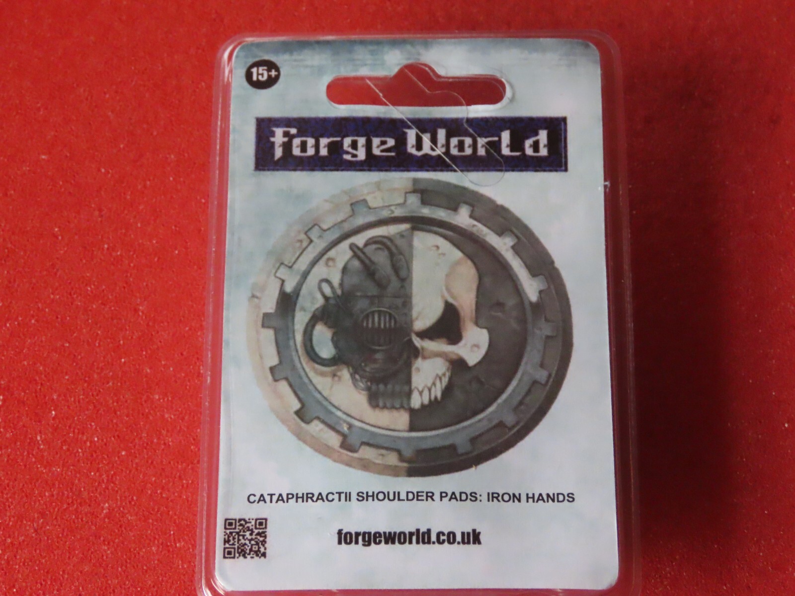 Forgeworld Chaos Space Marines Iron Hands Cataphractii Shoulder Pads ...