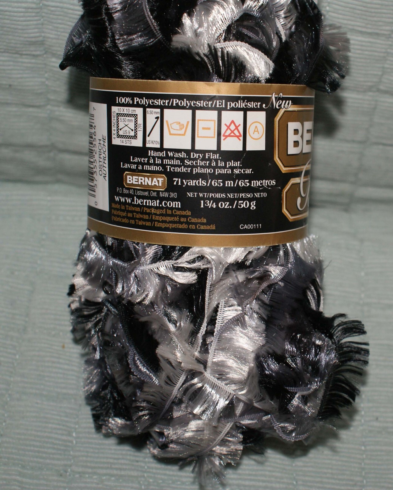 Bernat Boa Yarn Love Bird/Dove White/Ostrich/Tweedy Bird/Red Robin Knit ...