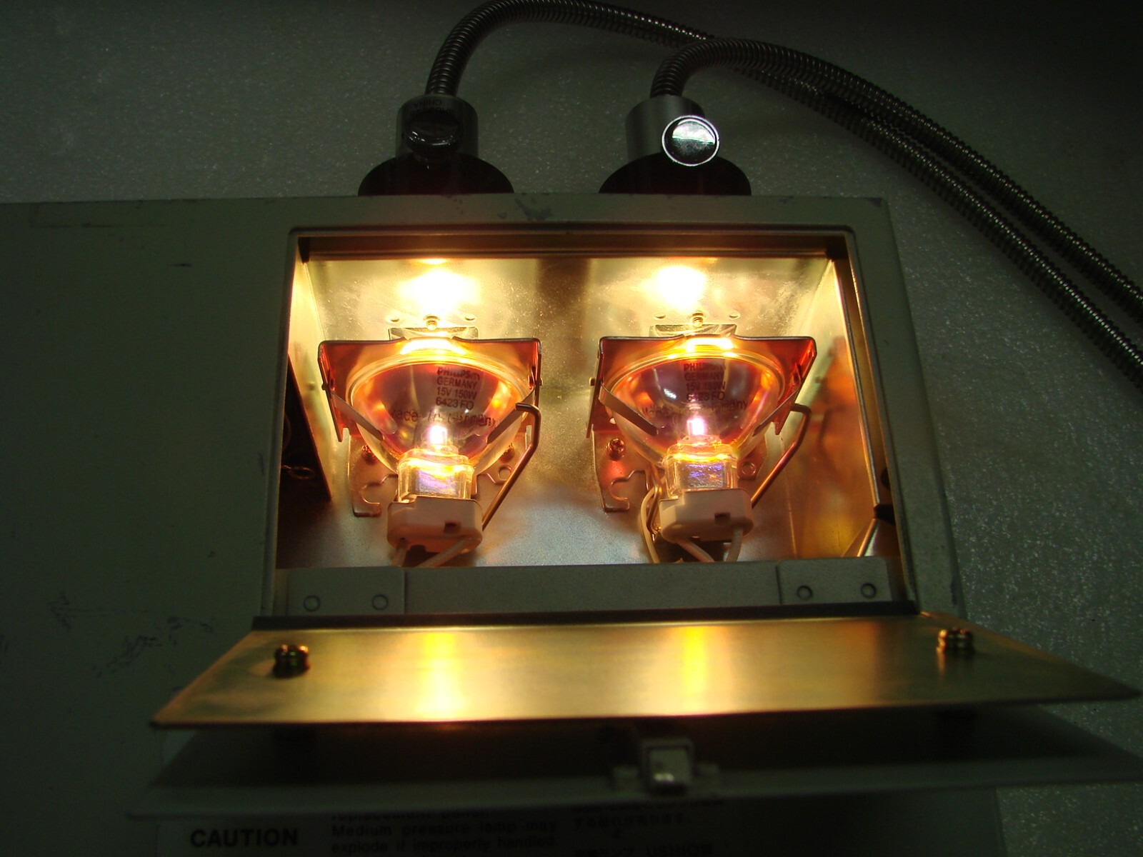 OLYMPUS MM6-LS22 Light Source with LG-SFII & LG-SF Fiber Light Guide ...