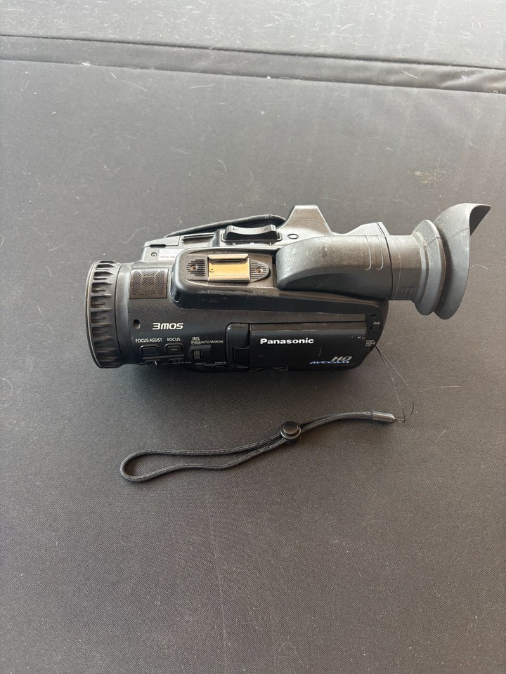 Panasonic AG-HMC40P HD Professional Camcorder - Ready to Shoot Battery ...