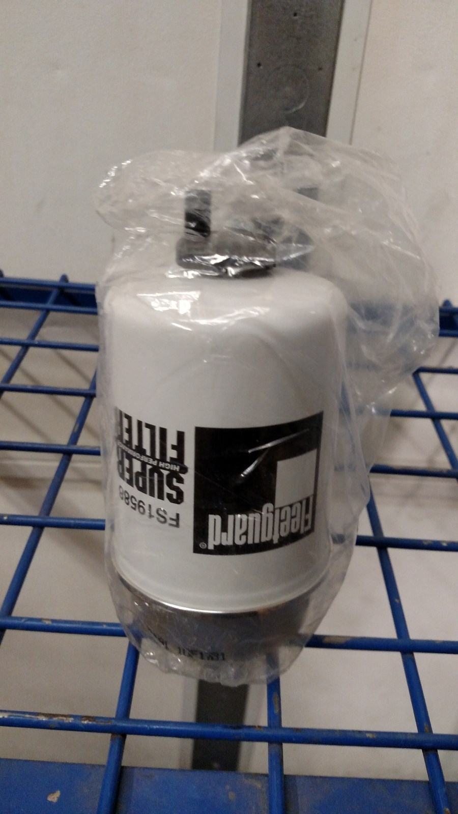 FLEETGUARD FUEL WATER SEPARATOR FS19588 | eBay