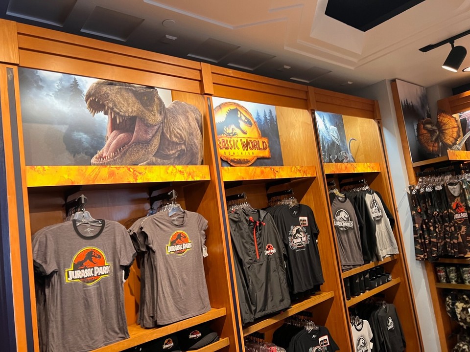 UNIVERSAL STUDIOS Theme Park~Jurassic Park/World Store Prop Sign ...