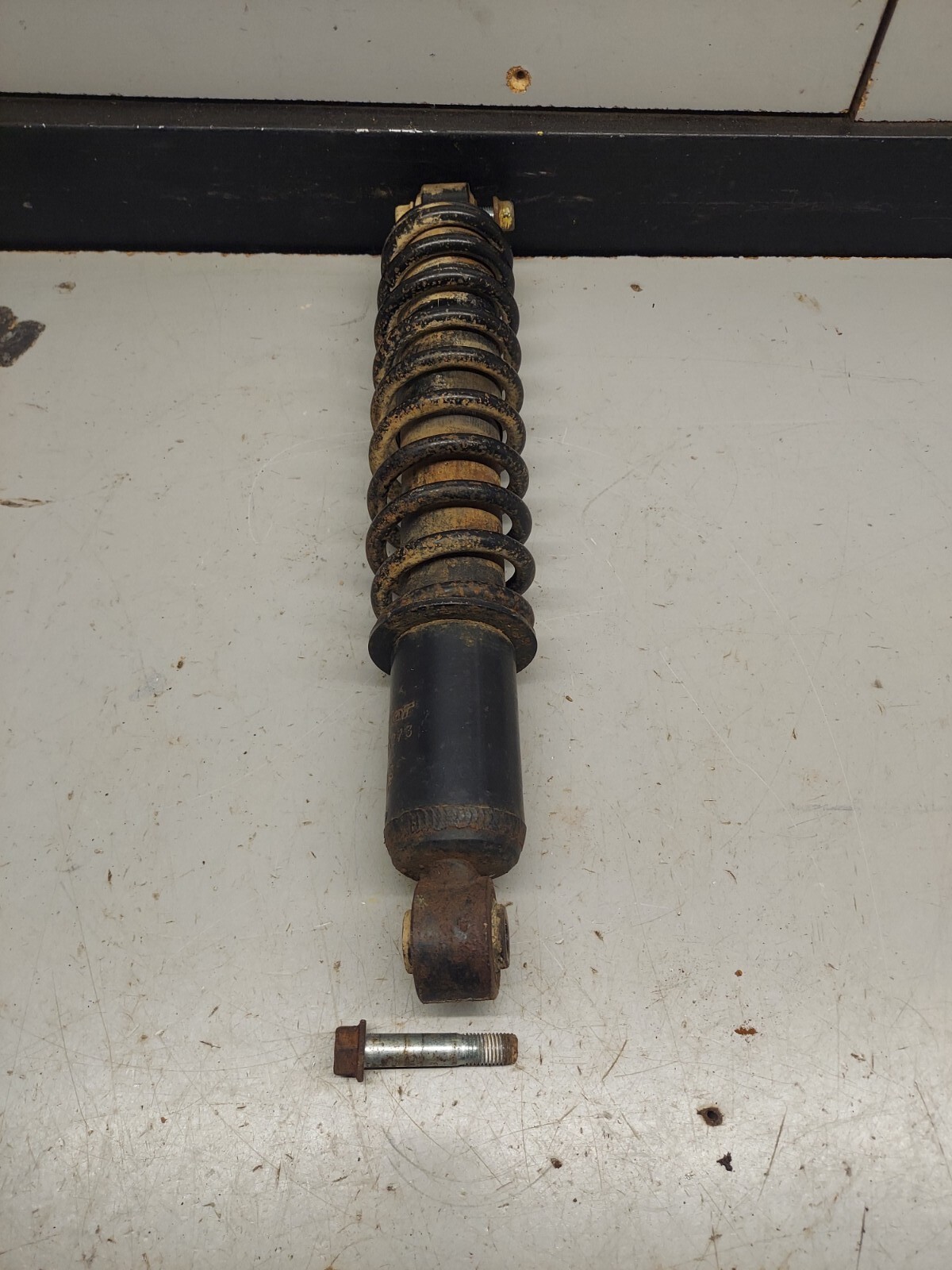 Honda recon 250 rear shock absorber & mount bolts 04 trx250 recon | eBay