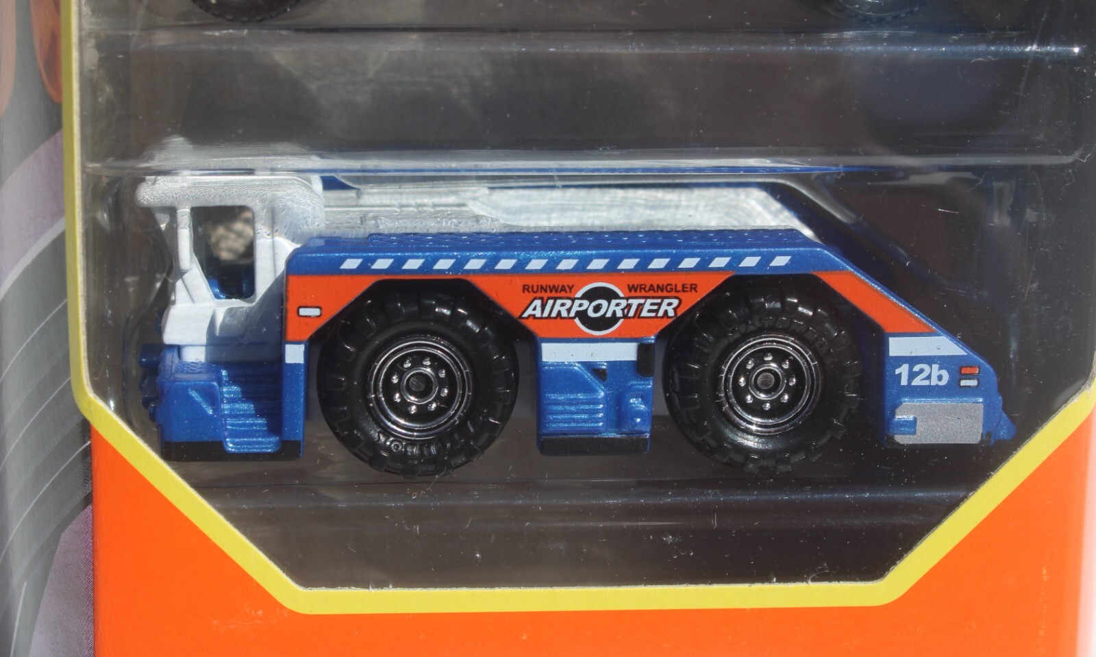 Matchbox Airport 5 Pack Toyota, Swift Shuttle, Lamborghini FNQHotwheels ...