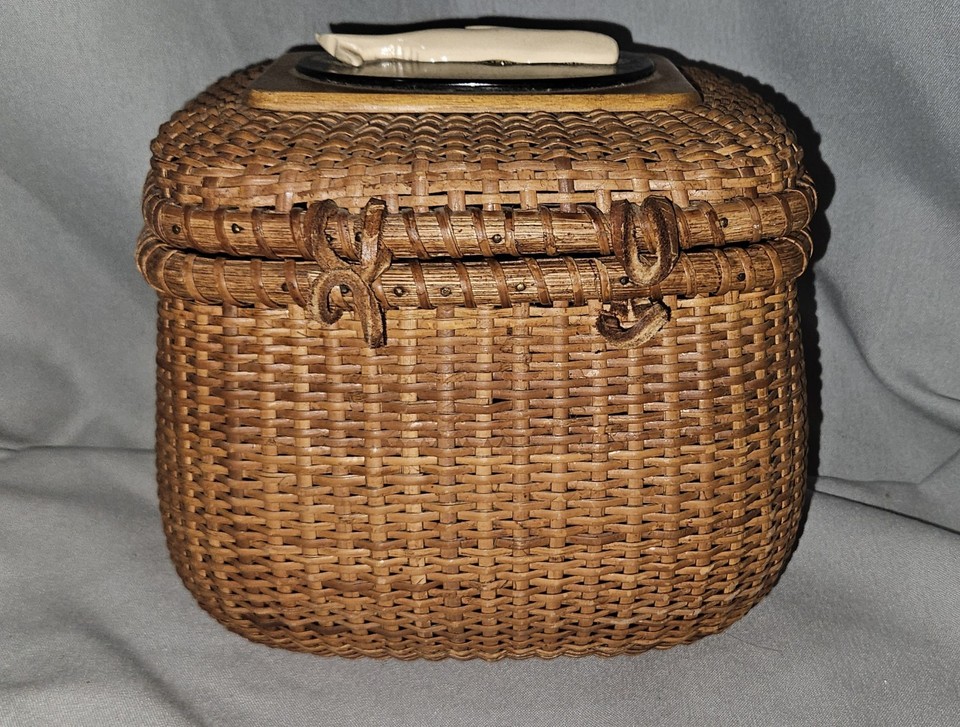 2004 FARNUM Nantucket Basket Purse w/David Goldsmith Faux Scrimshaw ...