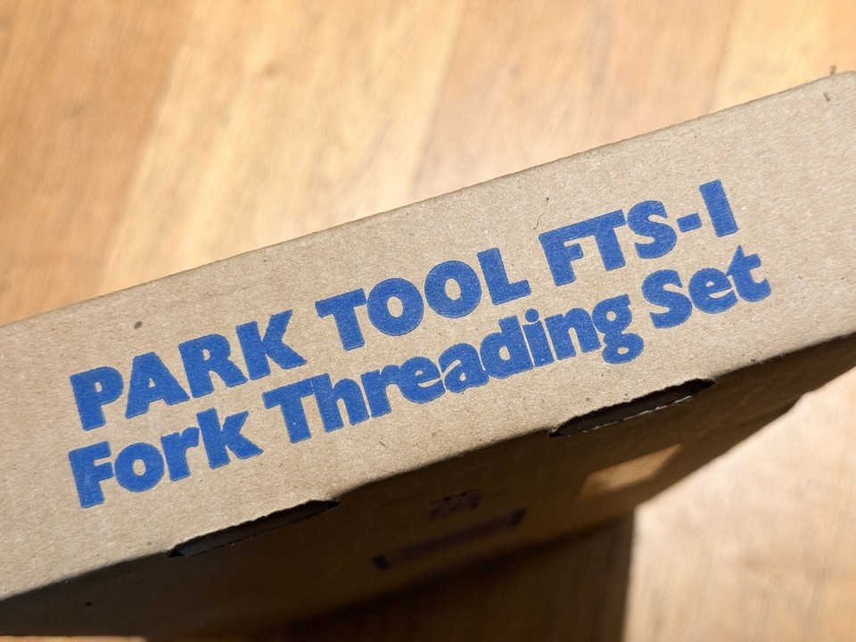 Parktools fork steerer threading tool (FTS-1) complete with two sets of ...