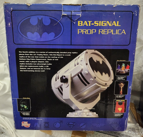 DC COMICS JLA TROPHY ROOM BATSIGNAL BAT-SIGNAL PROP REPLICA MIB ...