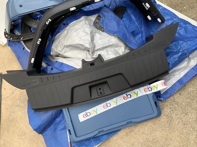 2009 2012 Chevrolet Traverse Rear Lift gate Scuff Finish Trim 25979689 ...