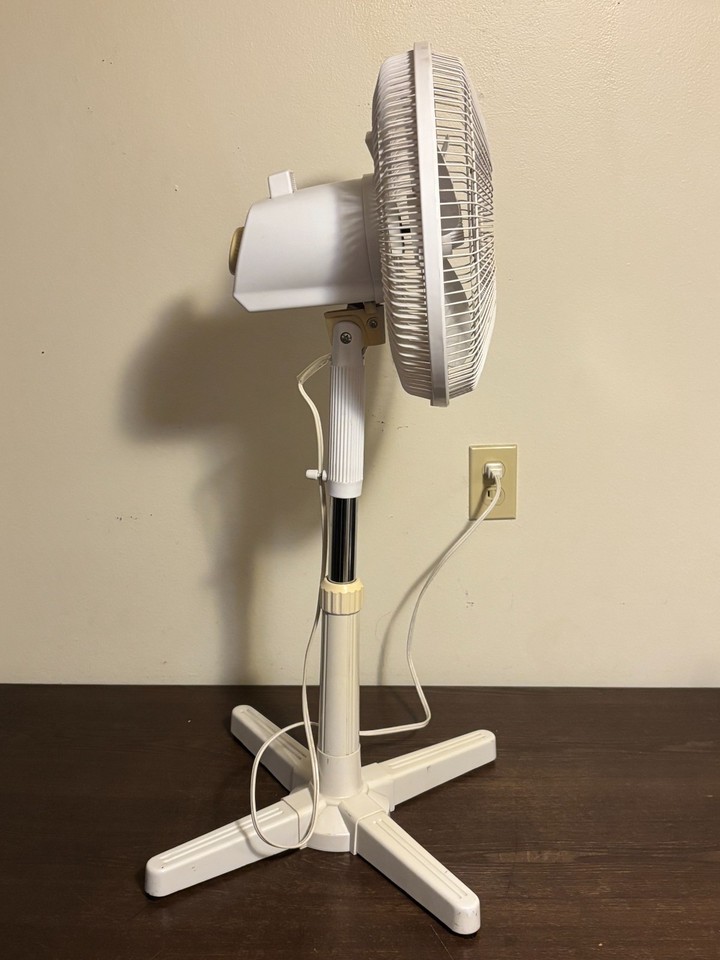 Vtg. 1996 12" Holmes Oscillating Adjustable Pedestal Fan Model HAOF ...