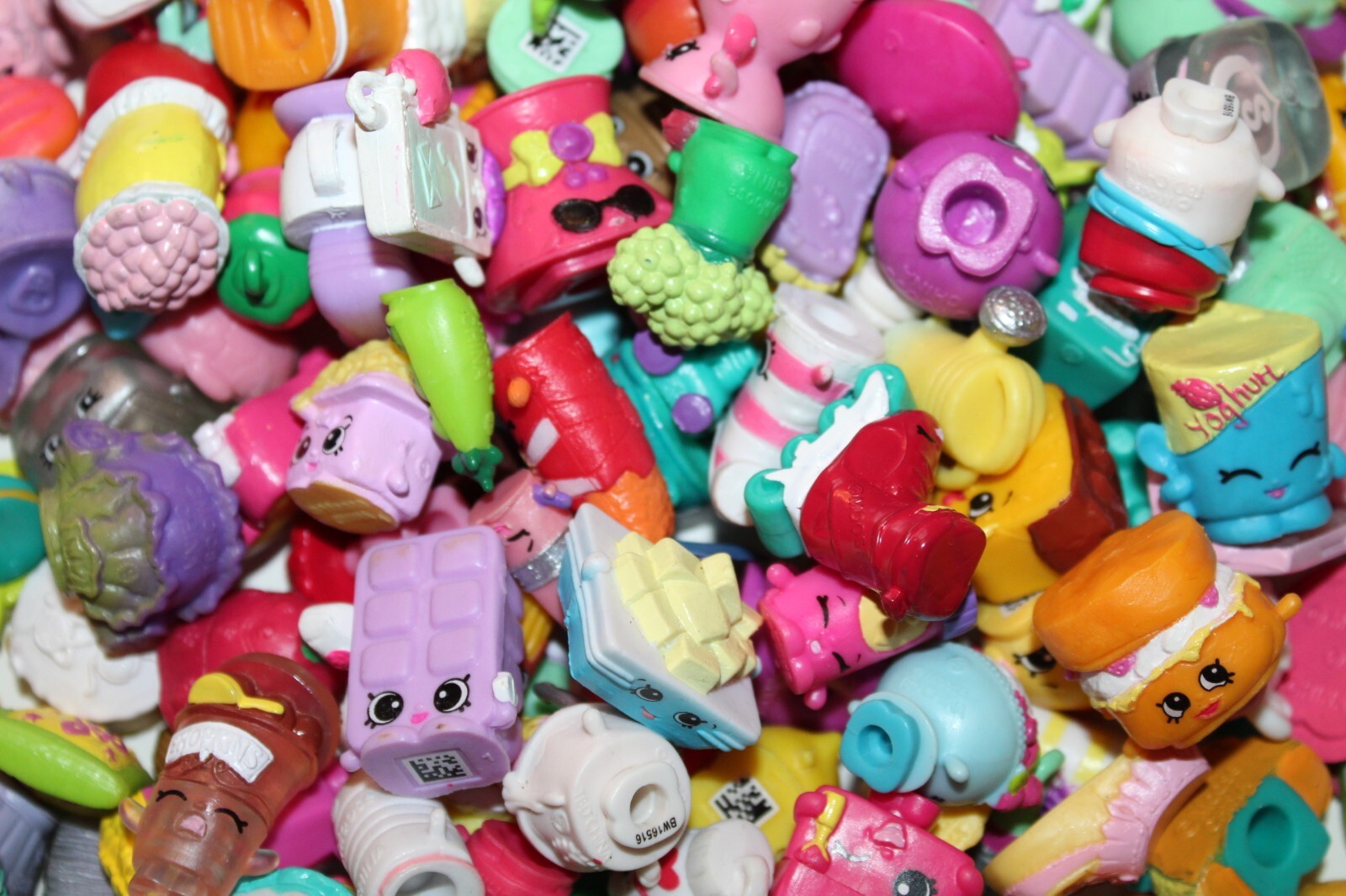 SHOPKIN Collectible Set (9) Random Shopkins LOT Mixed No Duplicates ...