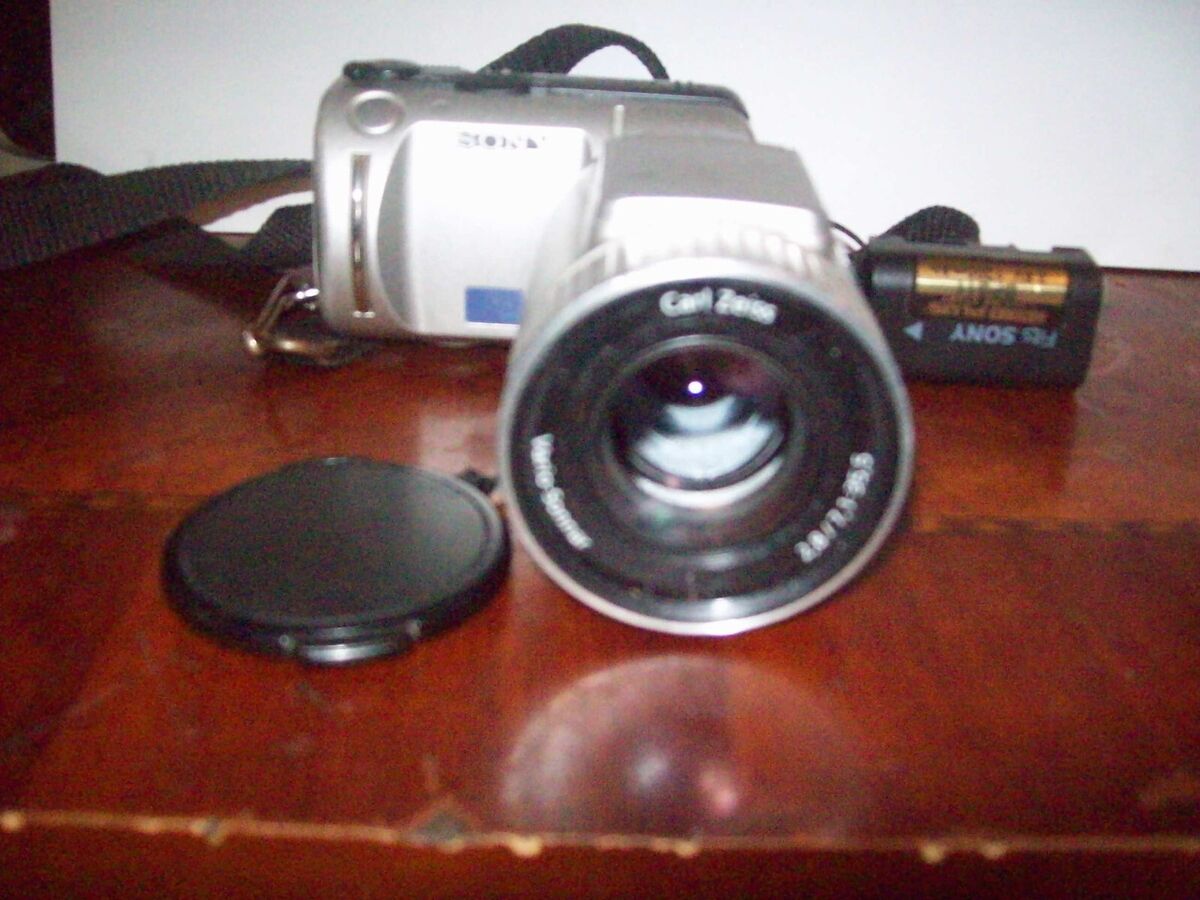 Sony Cyber-shot DSC-F505 2.1MP Digital Camera - Silver for Sony Cyber-shot DSC-F505 2.1MP Digital Camera - Silver for