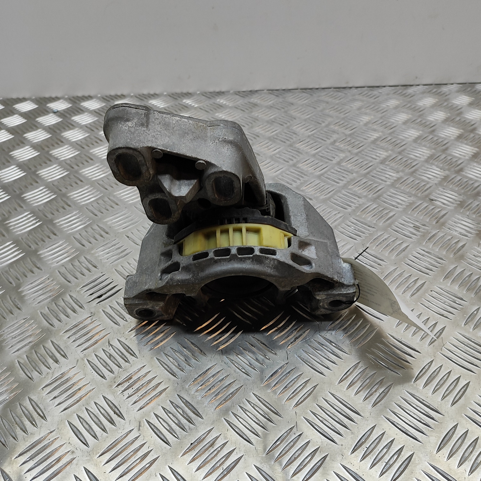 MERCEDES-BENZ A W176 Front Engine Mount A2462400617 1.8 Diesel 100kw ...