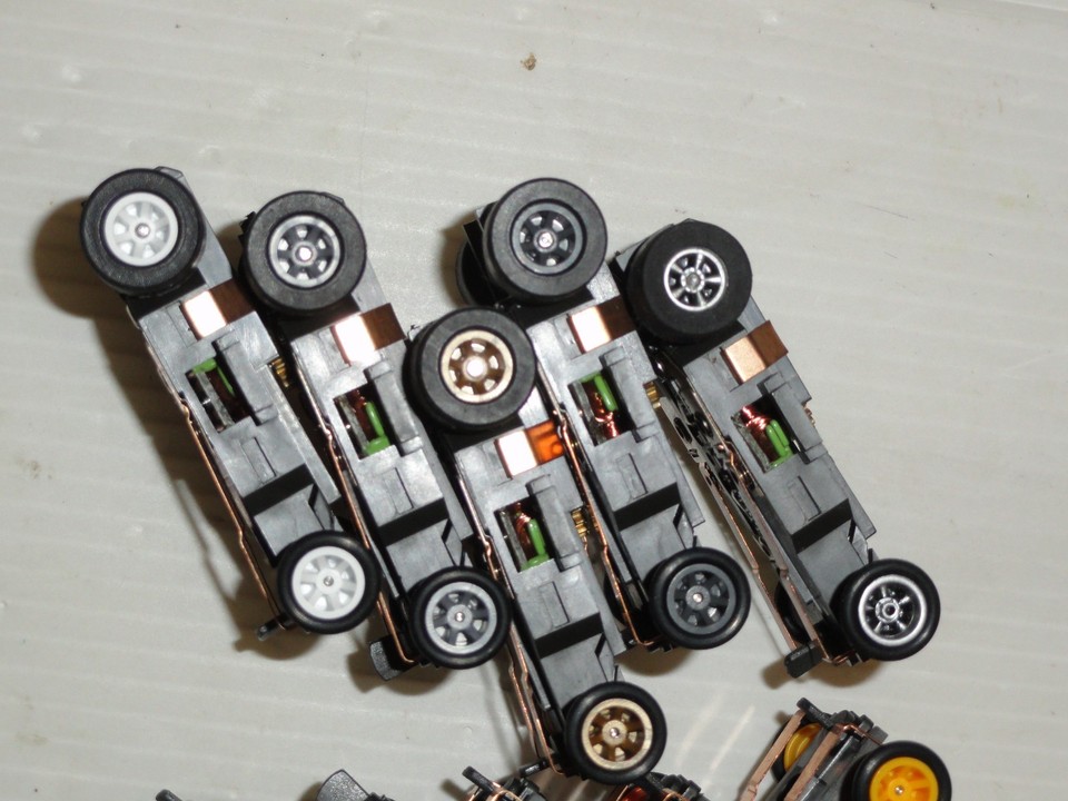 Aurora AFX NON-MAGNA TRACTION HO Slot Car CHASSIS/Dot Magnets (You PICK ...
