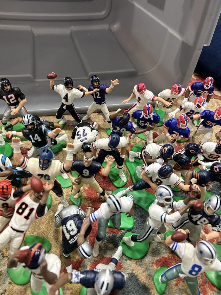 Large Lot Of 165 VTG Open NFL Kenner Starting Lineup Action Figures | eBay