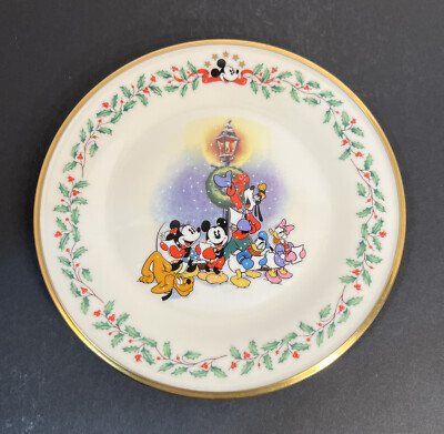 LENOX Holiday 8” Salad Plate “A CAROLIN’ WE GO” Mickey Minnie Pluto ...