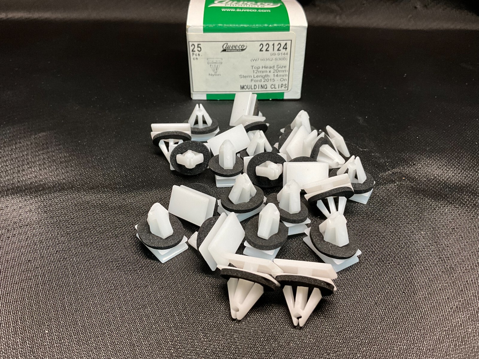 Auveco 22124 Moulding Clip With Sealer, for Ford W716352-S300 (Qty: 25 ...