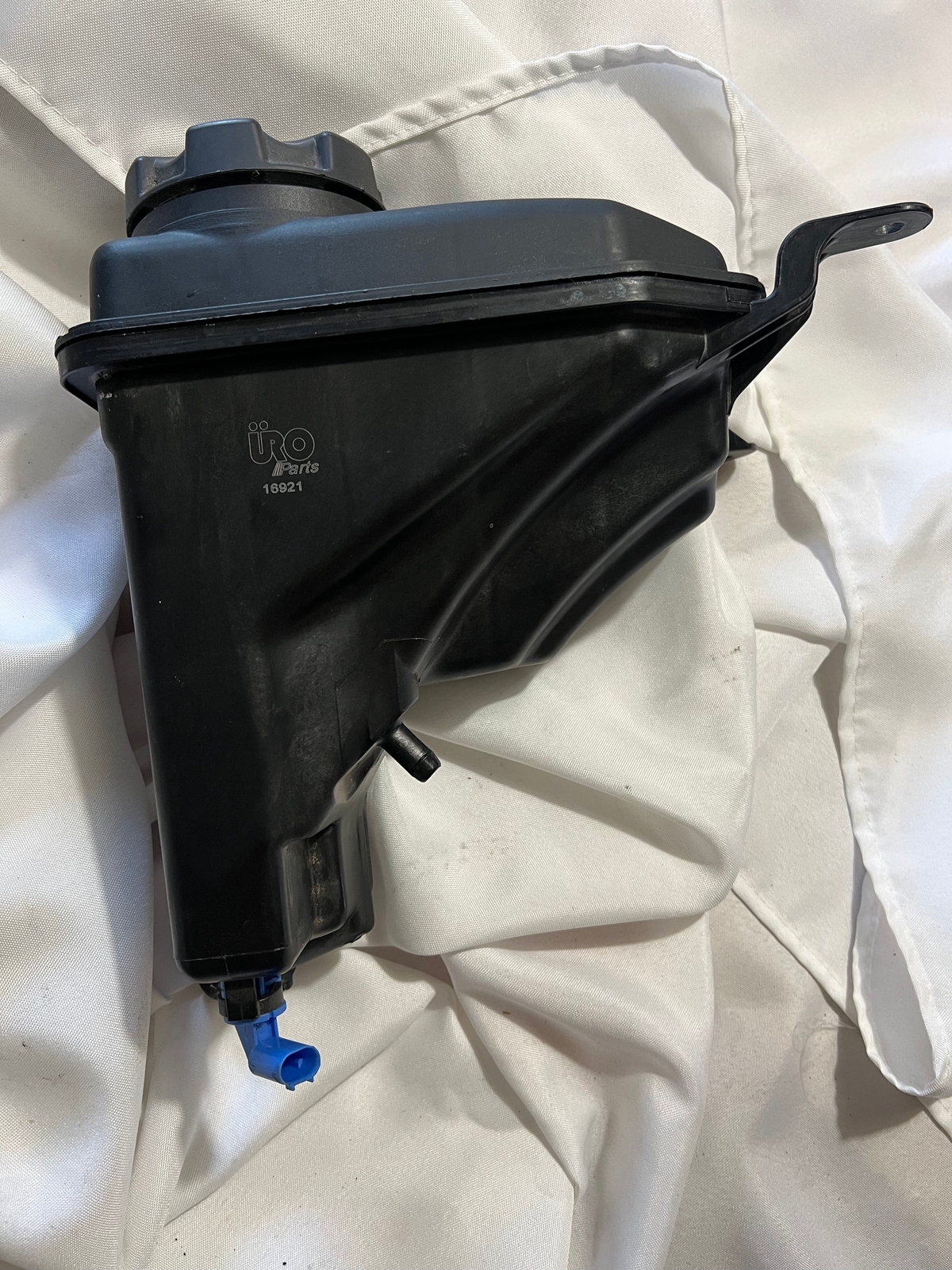 URO Parts 16921 BMW 1 Series 3 Series X1 Z4 Expansion Tank 17137640514 ...