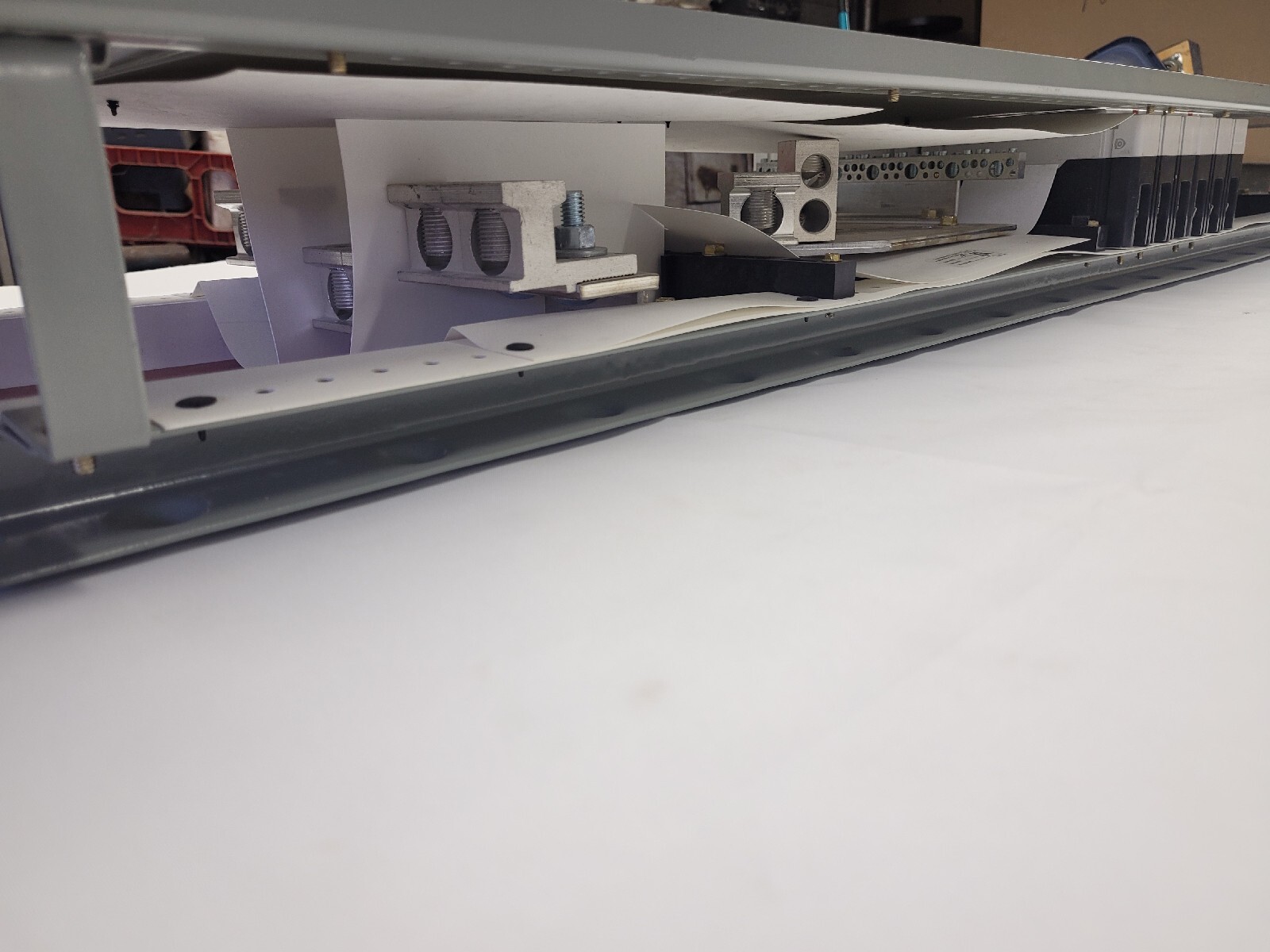 Eaton 400A Pow-R-Line PRL3A 3a Distribution Panelboard w/(4)Breakers ...