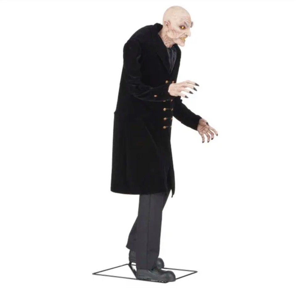 Home Accents Nosferatu 7 ft Animated LED Victorian Vampire Halloween ...