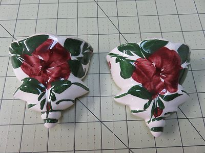 1940s - 50s Pair of Small Wall Pockets- Ceramic Red & Green Floral | eBay
