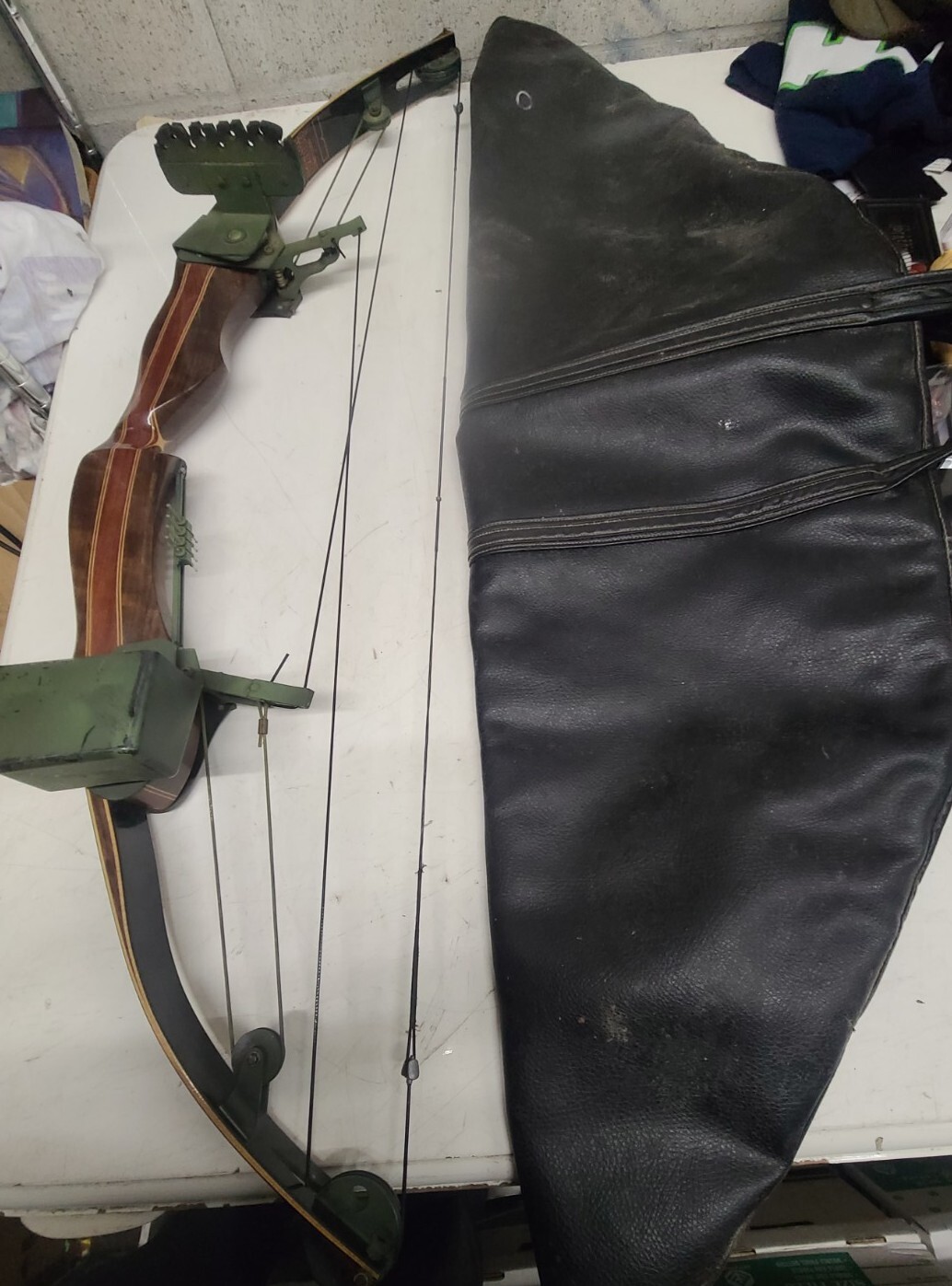 DAMON HOWATT SUPER DIABLO COMPOUND BOW HUNTING W/Original Case | eBay