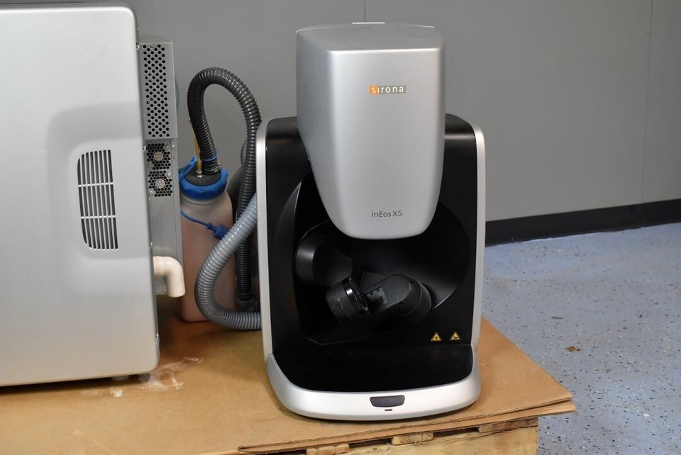 Sirona CEREC MC X5 Dental Milling Machine & Ineos X5 Lab Scanner ...
