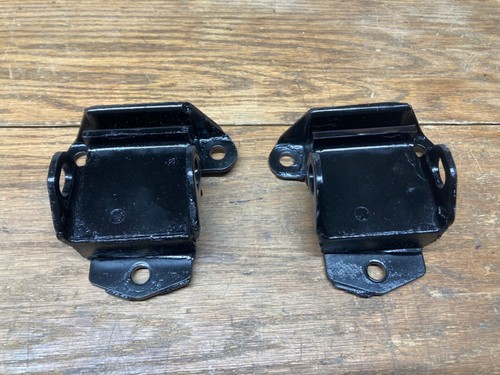 SBC engine motor mounts Small block Chevy 327 350 383 | eBay